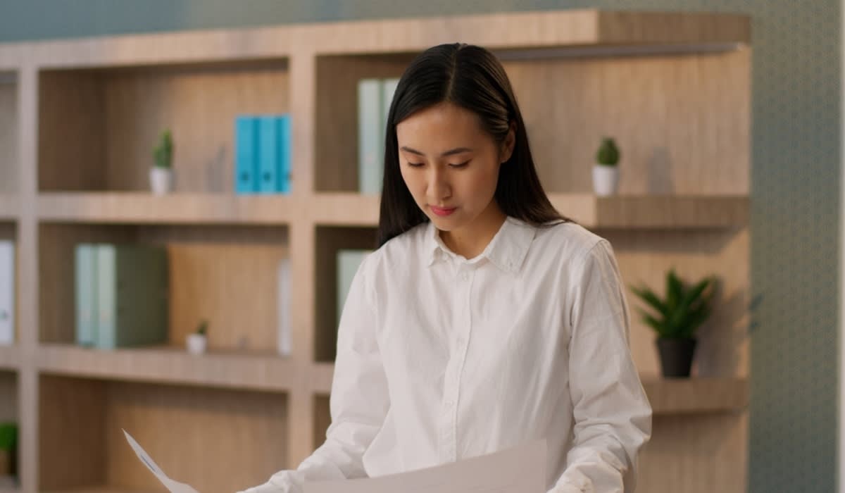 社会人1年目の娘に父が「生活応援で100万円振り込んだ」そうです。娘は大喜びですが「これって贈与税の対象じゃない?」と不安です。お祝い金はどこ ...