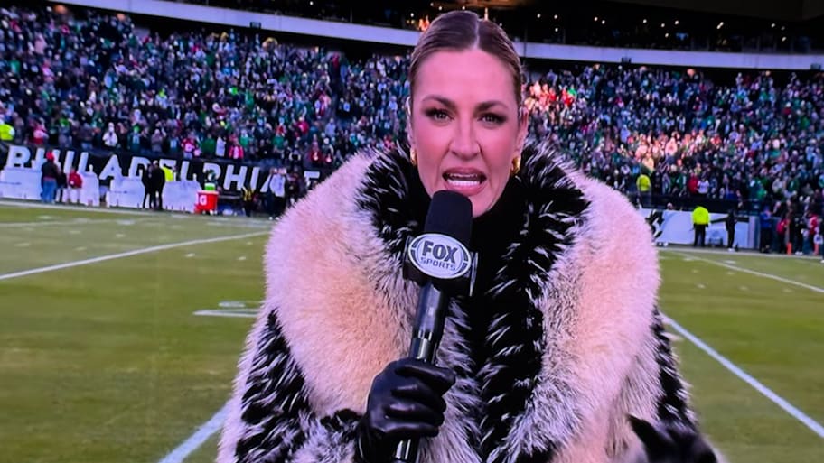 Erin Andrews’s very warm coat at 49ers-Eagles game led to lots of jokes ...