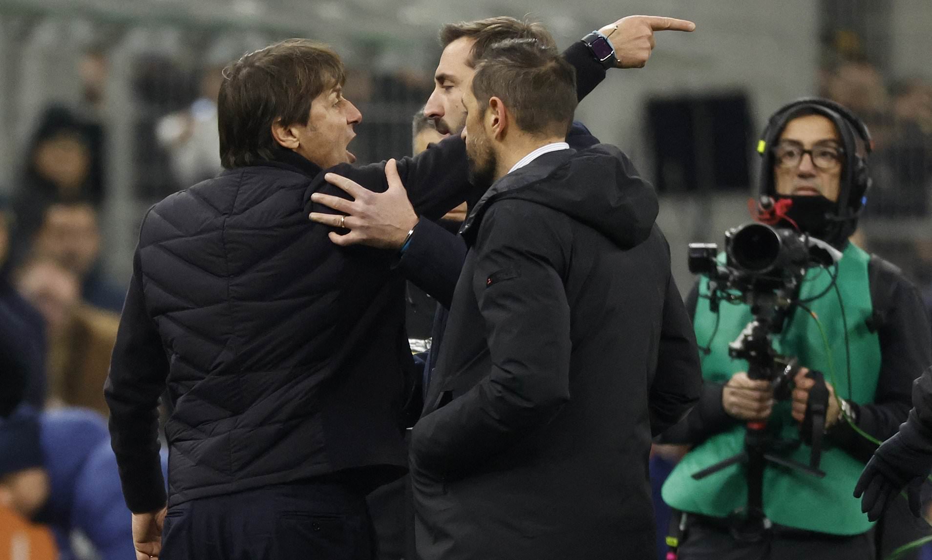 Antonio Conte yells in fourth official's face after seeing red in top ...