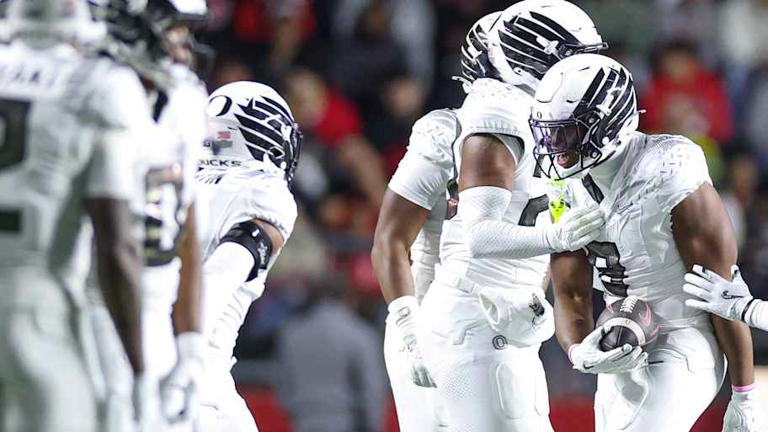 Oregon Ducks lose experienced defender to transfer portal