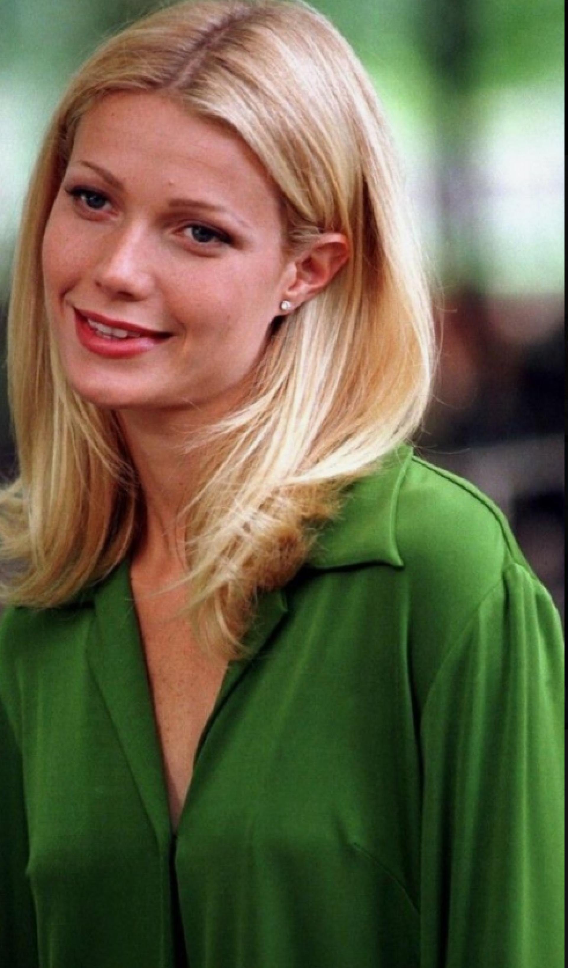 Gwyneth Paltrow opens up on podcast about young Leonardo DiCaprio