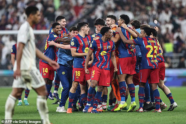 Marcus Rashford picks up first trophy since leaving Man United as ...