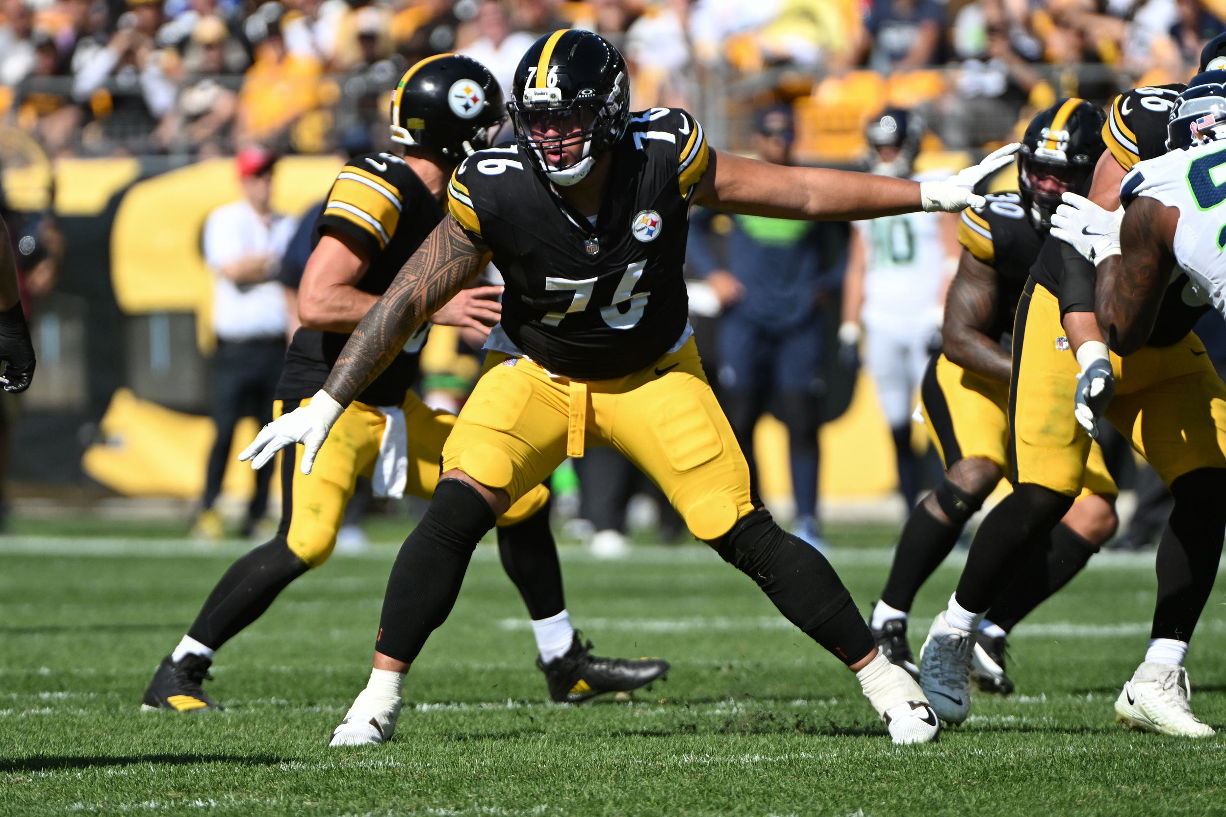 Steelers need to rely on 'star in the making' against elite pass rush