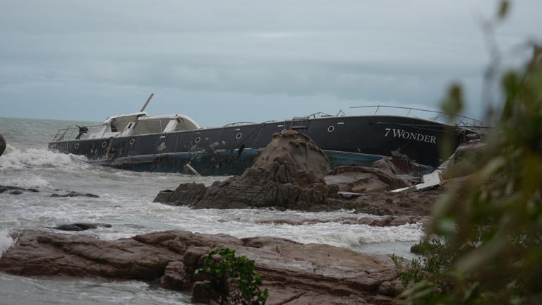 Heavy rainfall continues in north Queensland as ex-tropical cyclone ...