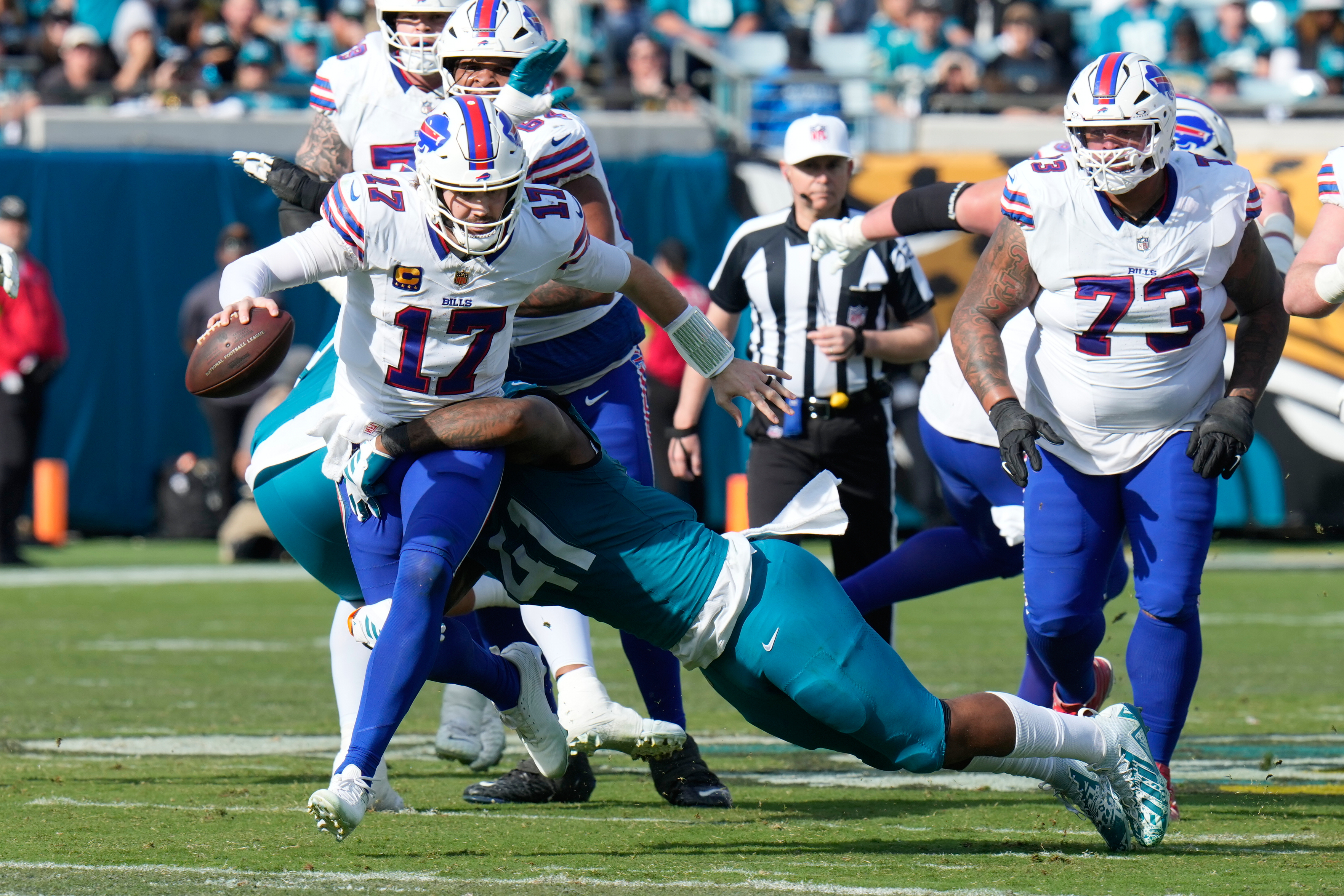 Josh Allen carries Bills to 27-24 win at Jags for Buffalo's first road ...