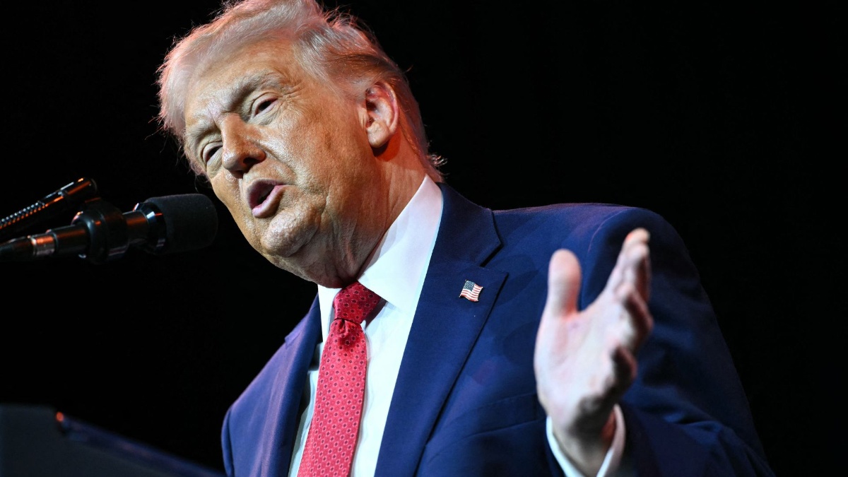 Trump proposes 10% cap on credit card interest rates