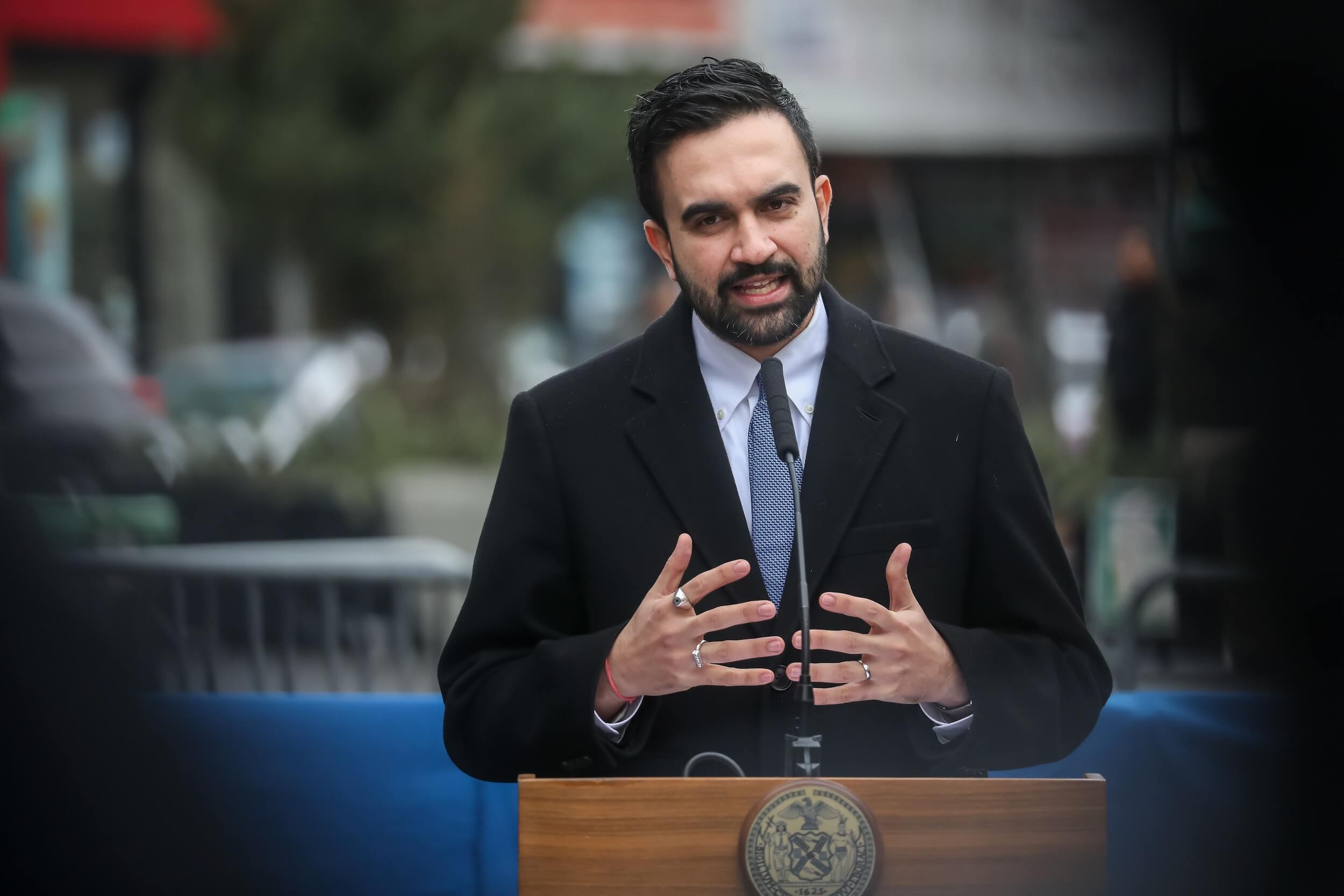 Mamdani denounces Hamas chants, but his delay draws scrutiny