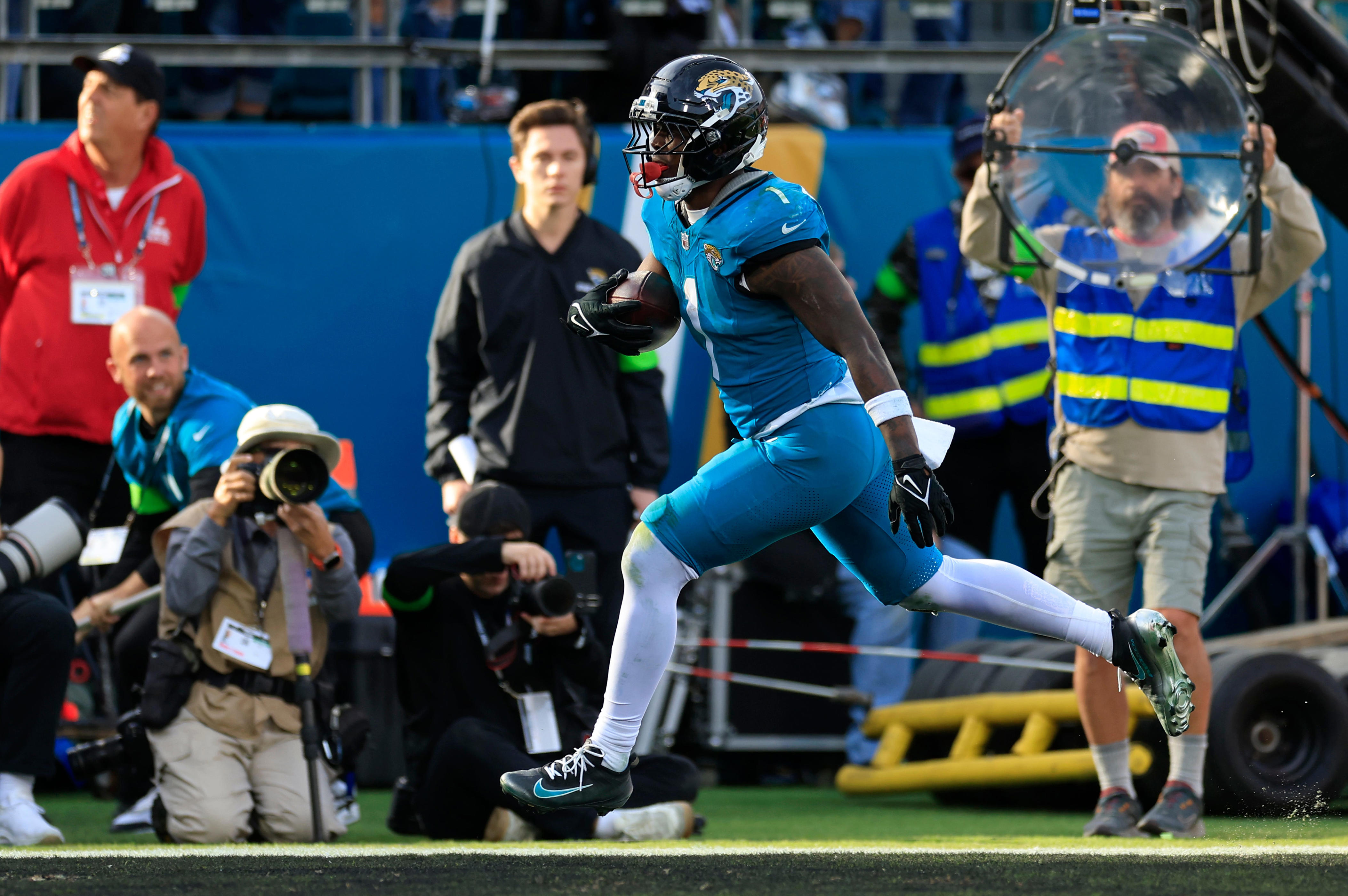 Jaguars grade out strong on running, stopping the run but needed more