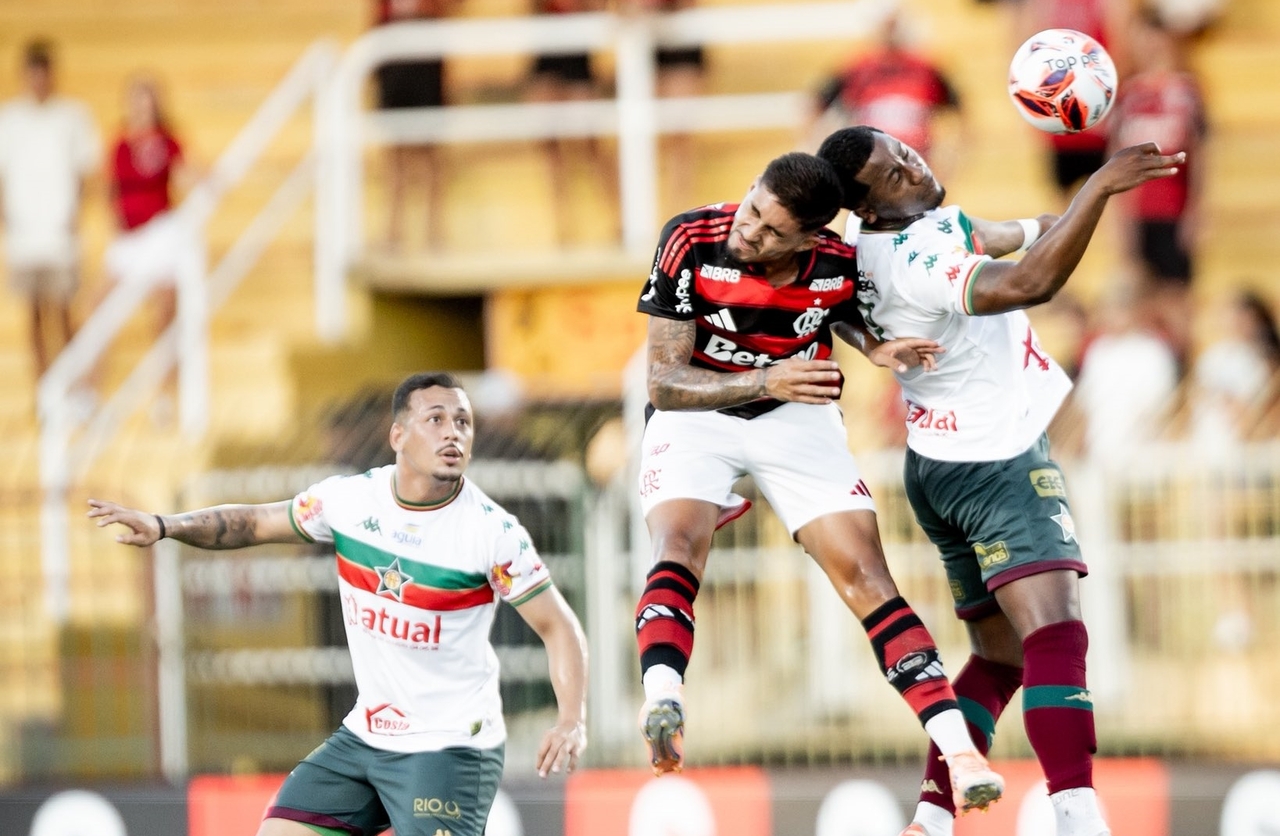 Recheado de garotos, Fla marca no fim e abre Carioca com empate contra ...