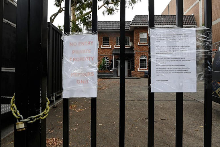 Man caught wearing suspicious vest in Bondi, bomb disposal police called