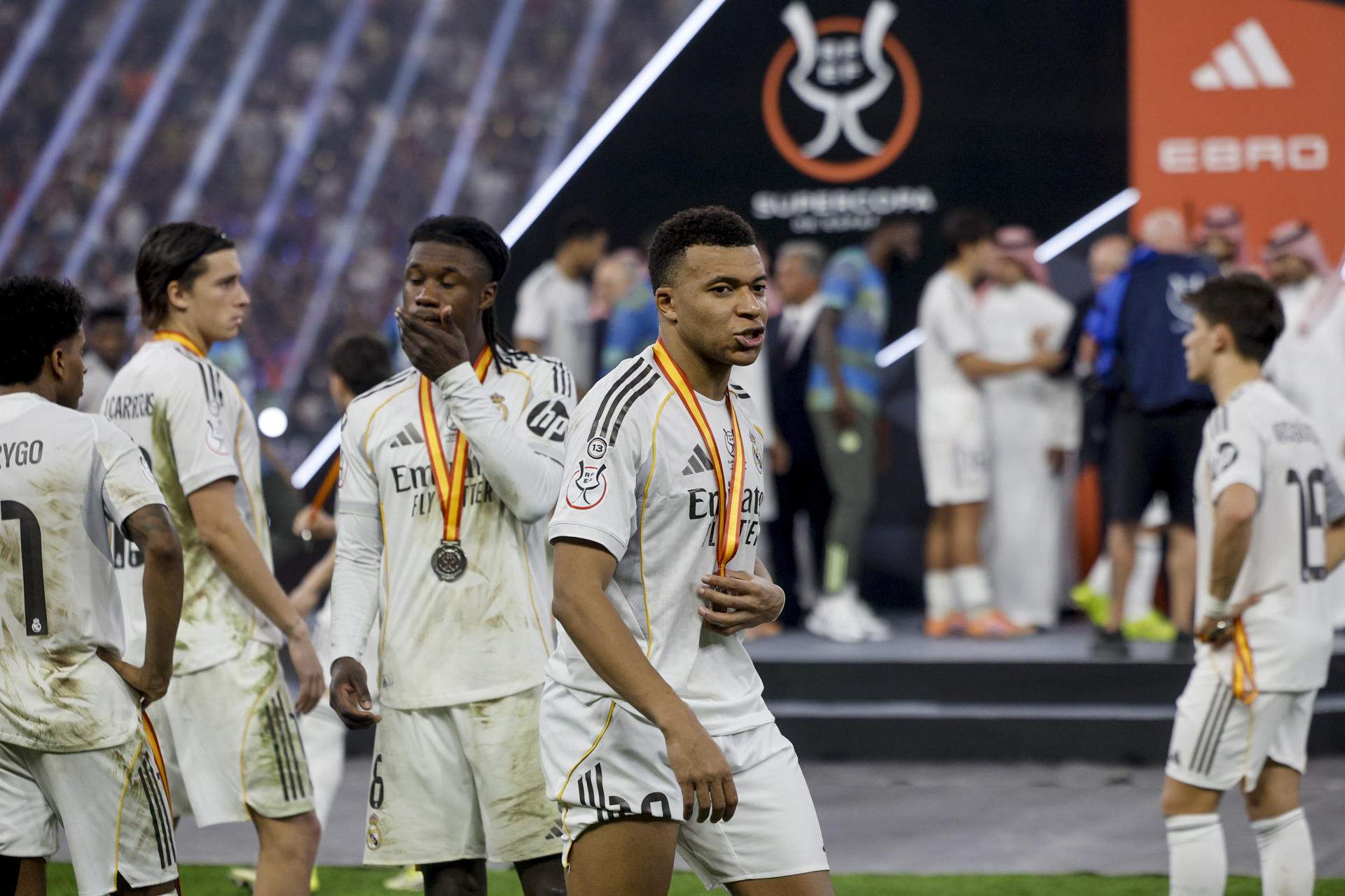 El feo gesto del Real Madrid: no hace el pasillo de campeón al Barça ...