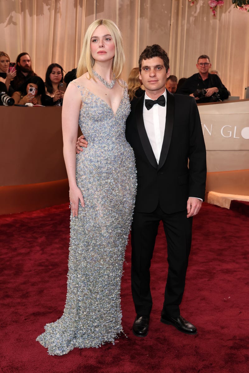 Is Elle Fanning’s one-of-a-kind Cartier Golden Globes necklace a sign ...