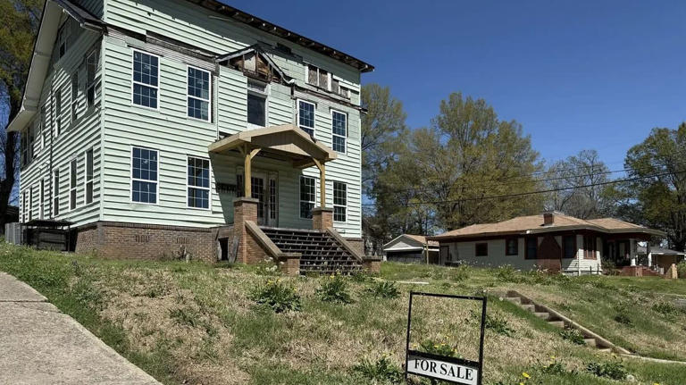 Everyday economics: A stalled labor market and why the next data points ...