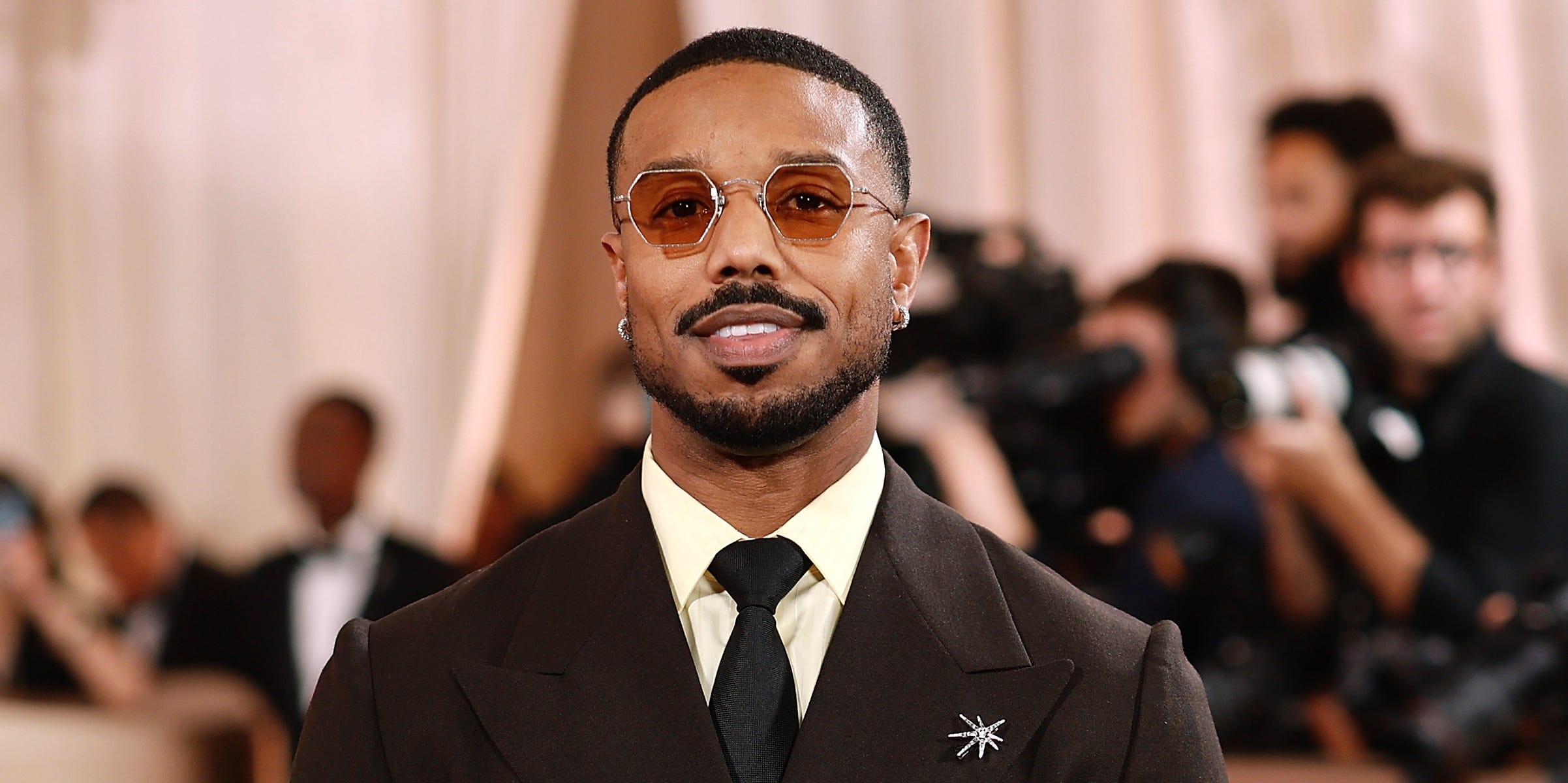 Michael B Jordan brought sinners energy to the Golden Globes red carpet