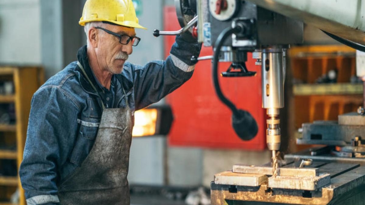 How much can you work and still collect Social Security? The rule many ...