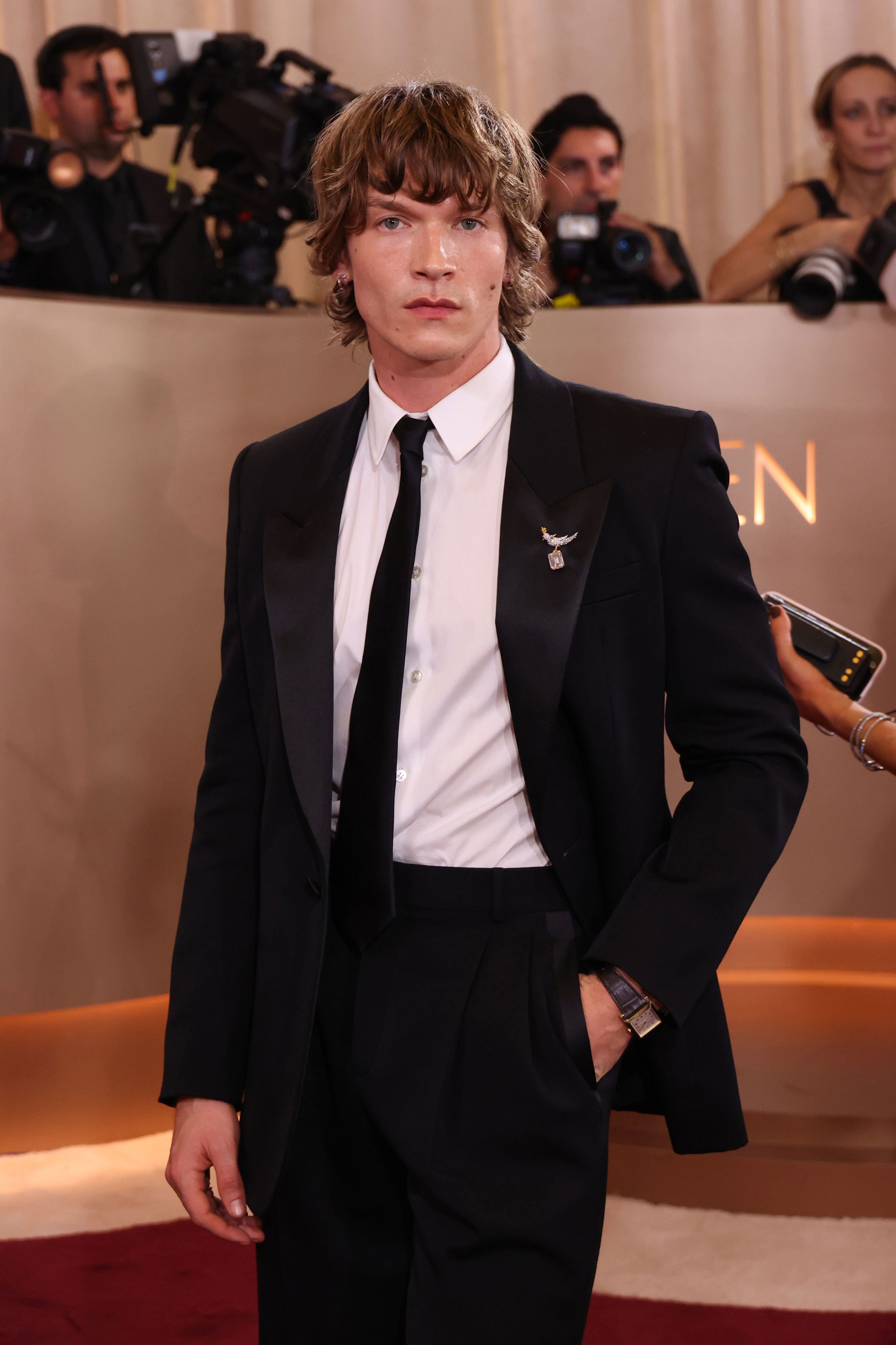 Heated rivalry's Connor Storrie ditched his signature curls at Golden ...