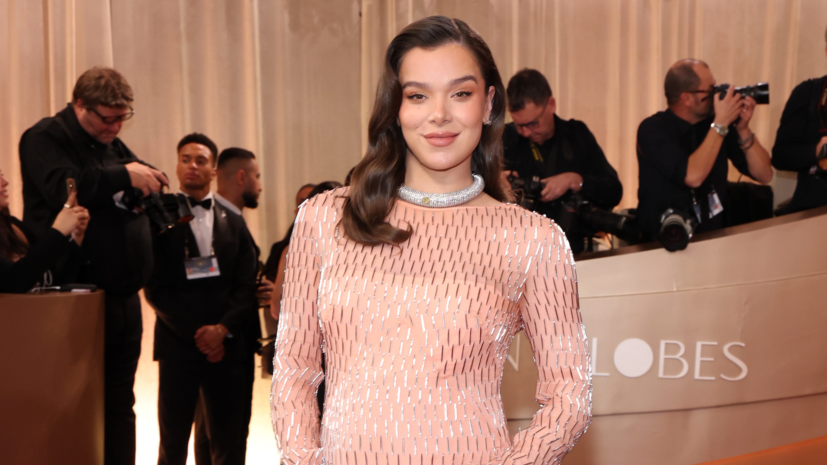 Hailee Steinfeld shows off baby bump at Golden Globes after Josh Allen ...