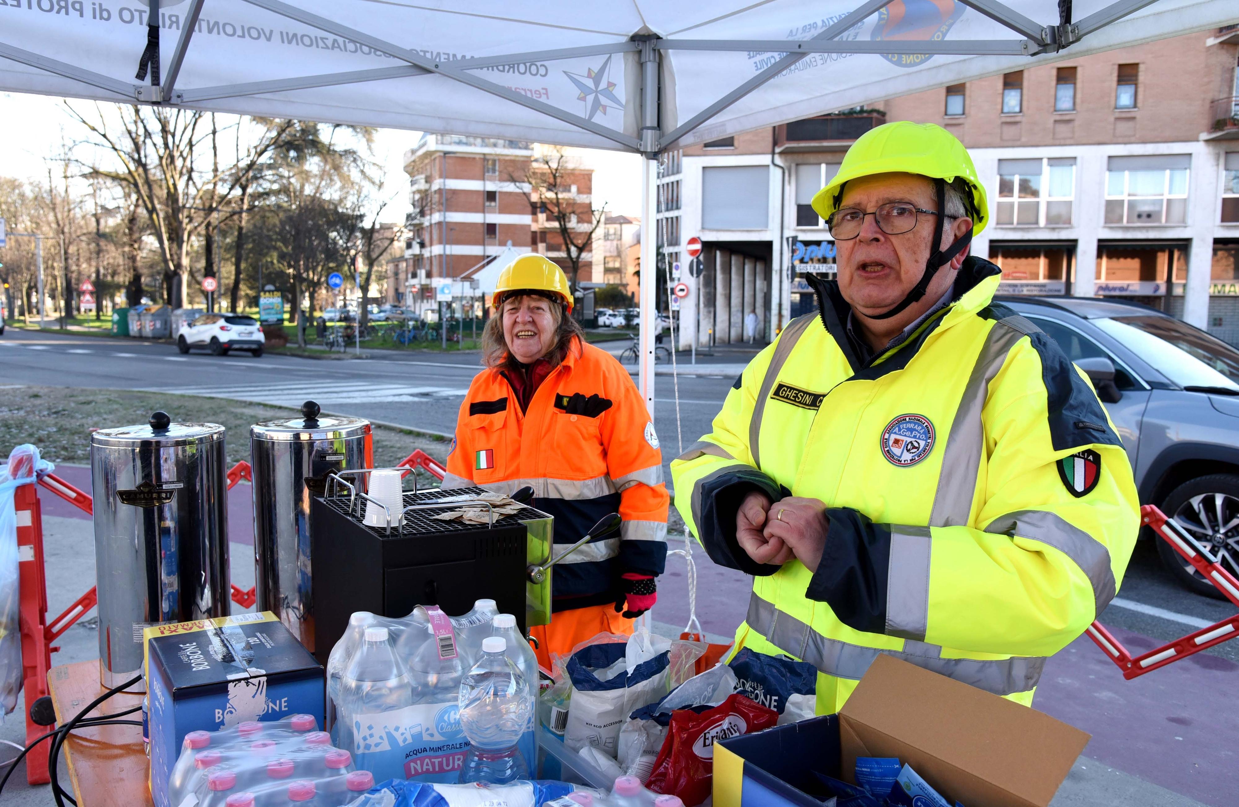 L’inferno al grattacielo, le testimonianze choc: “Il fumo arrivava ...