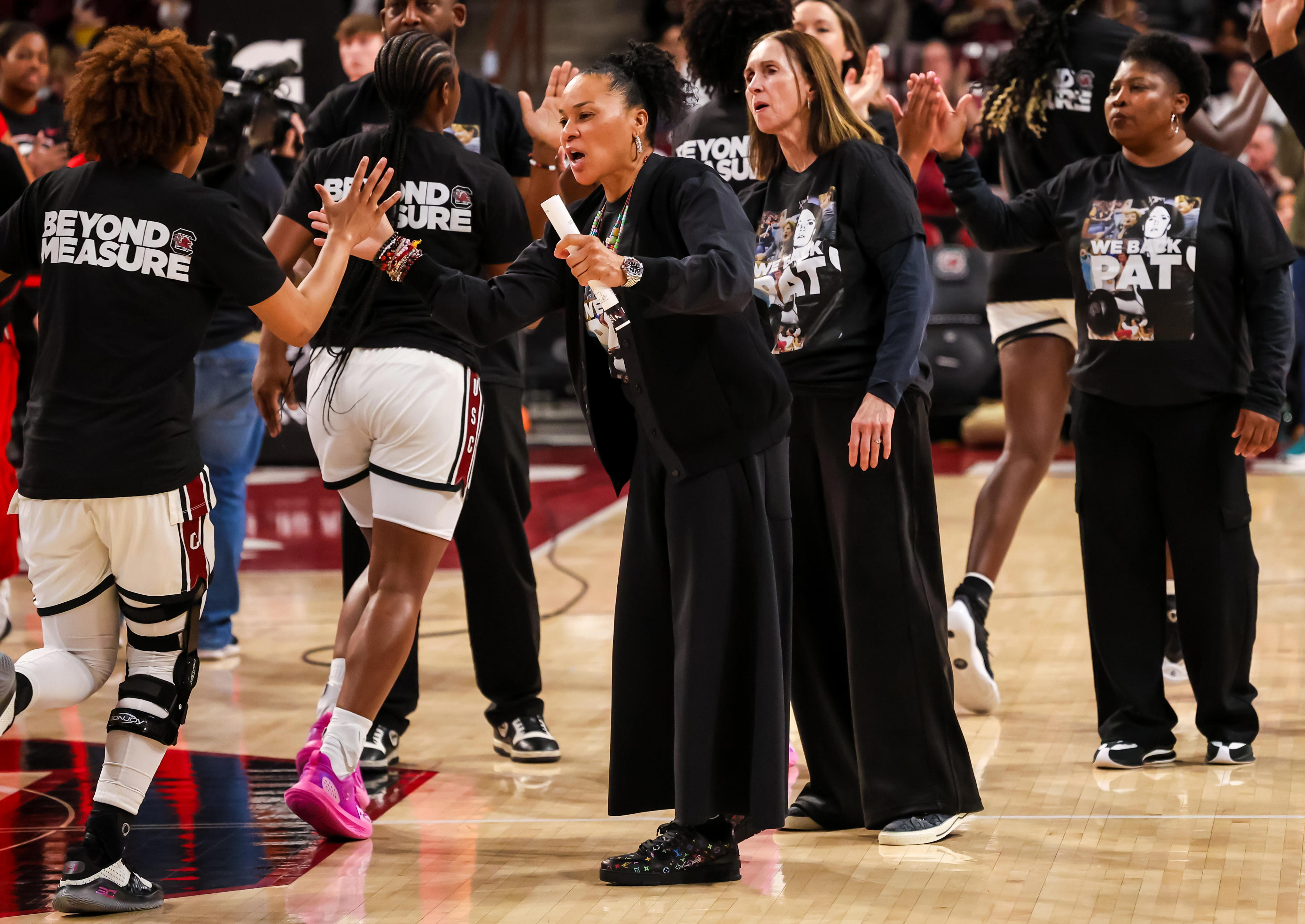 Why do South Carolina women's basketball coaches have Dawn Staley's ...