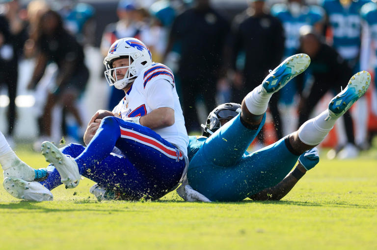 Jaguars defense stopped the Bills on the ground but needed turnovers