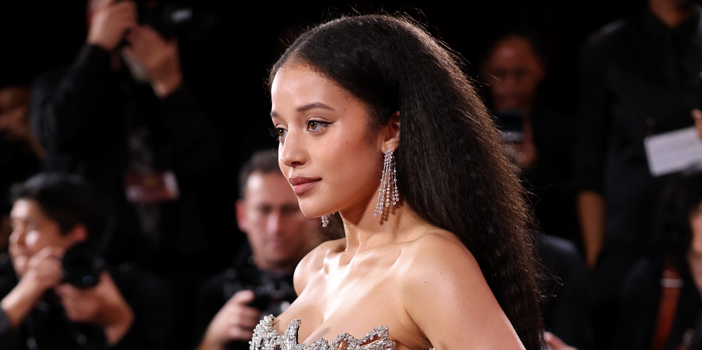 Chase Infiniti stuns in sculptural Louis Vuitton at the Golden Globes