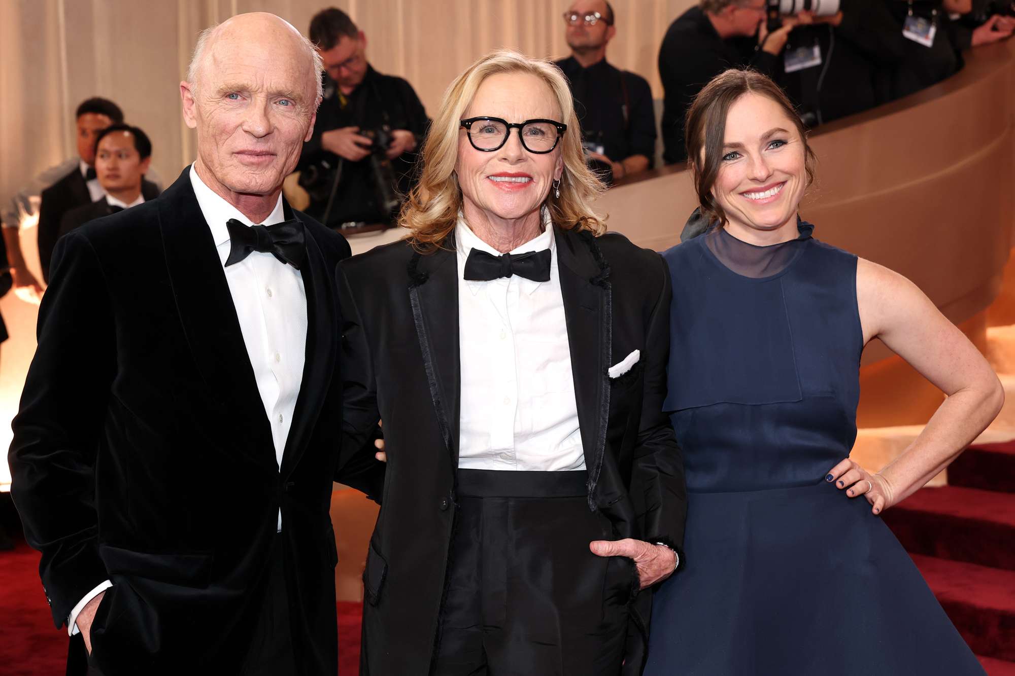 Amy Madigan twins with husband Ed Harris at 2026 Golden Globes in rare ...