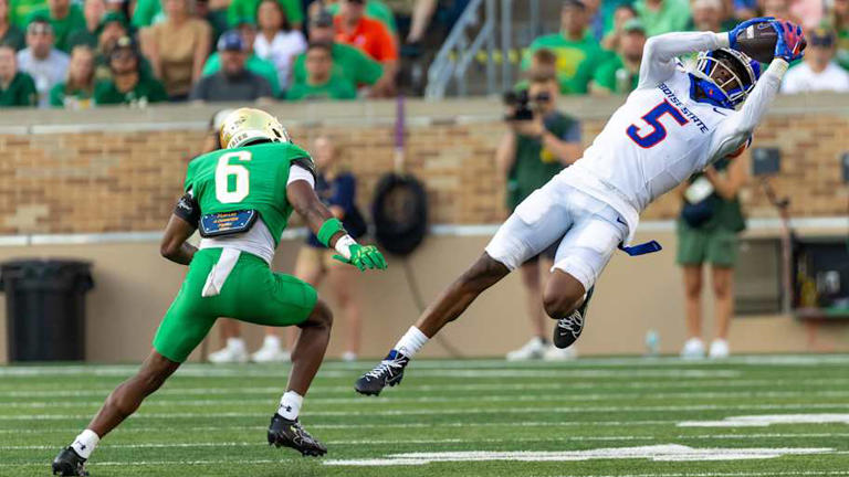 Former Boise State wide receiver signs with SEC program