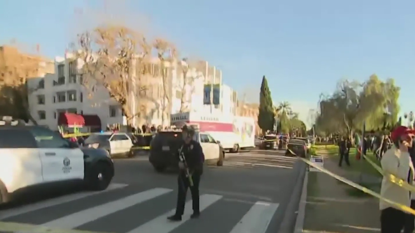 U-Haul drives into protesters into Los Angeles