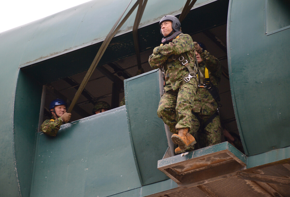 Record 15 nations join Japan military unit’s New Year jump drill