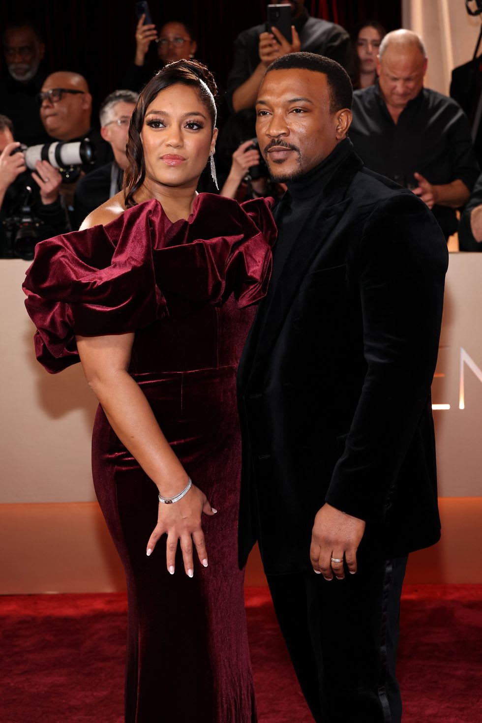 Adolescence cast lead Brits on Golden Globes red carpet as ...