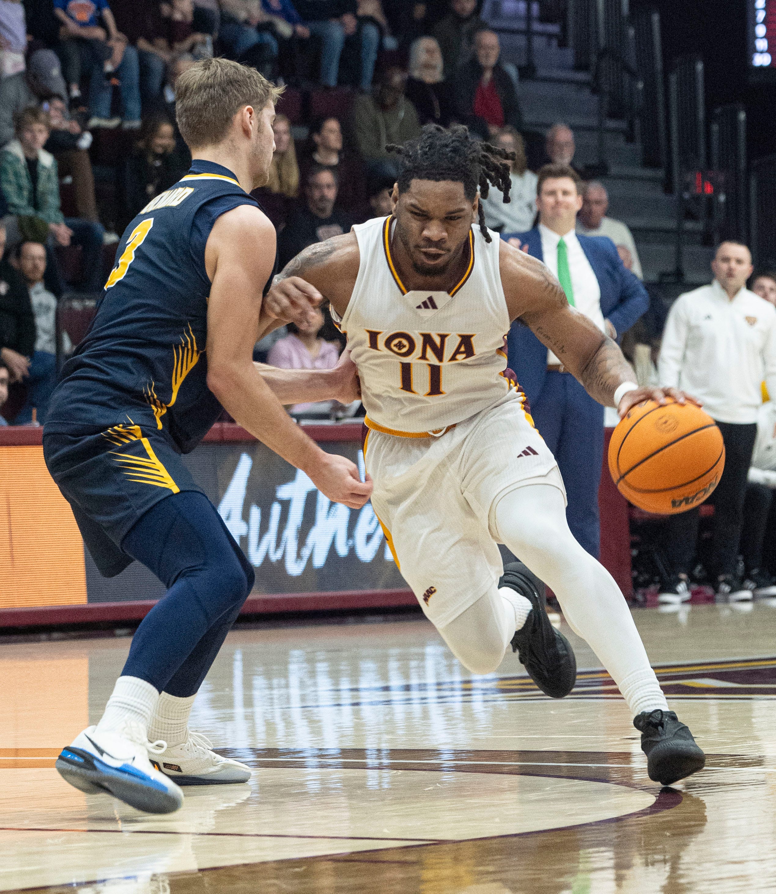 Anthony, Anglin shine as Iona men's basketball crushes rival Canisius