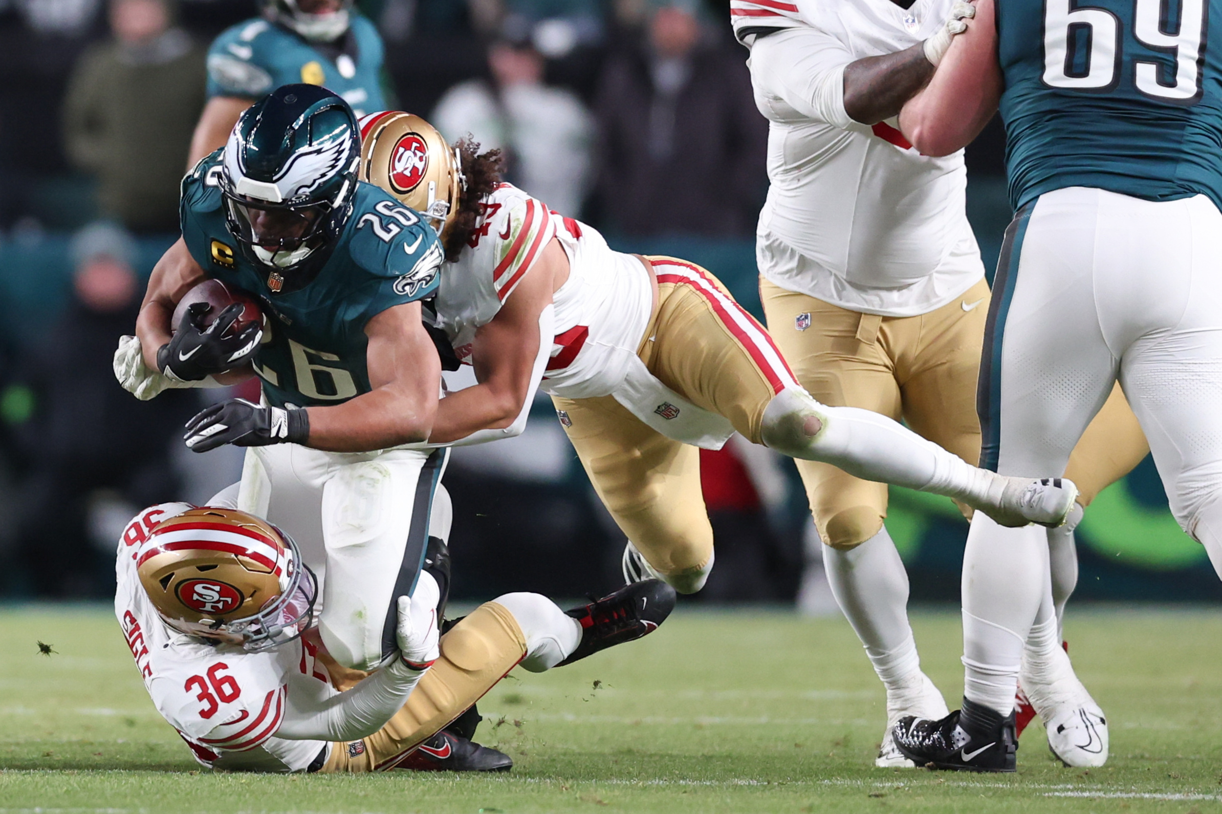 49ers-Eagles takeaways: Unlikely hero drives San Francisco to upset win