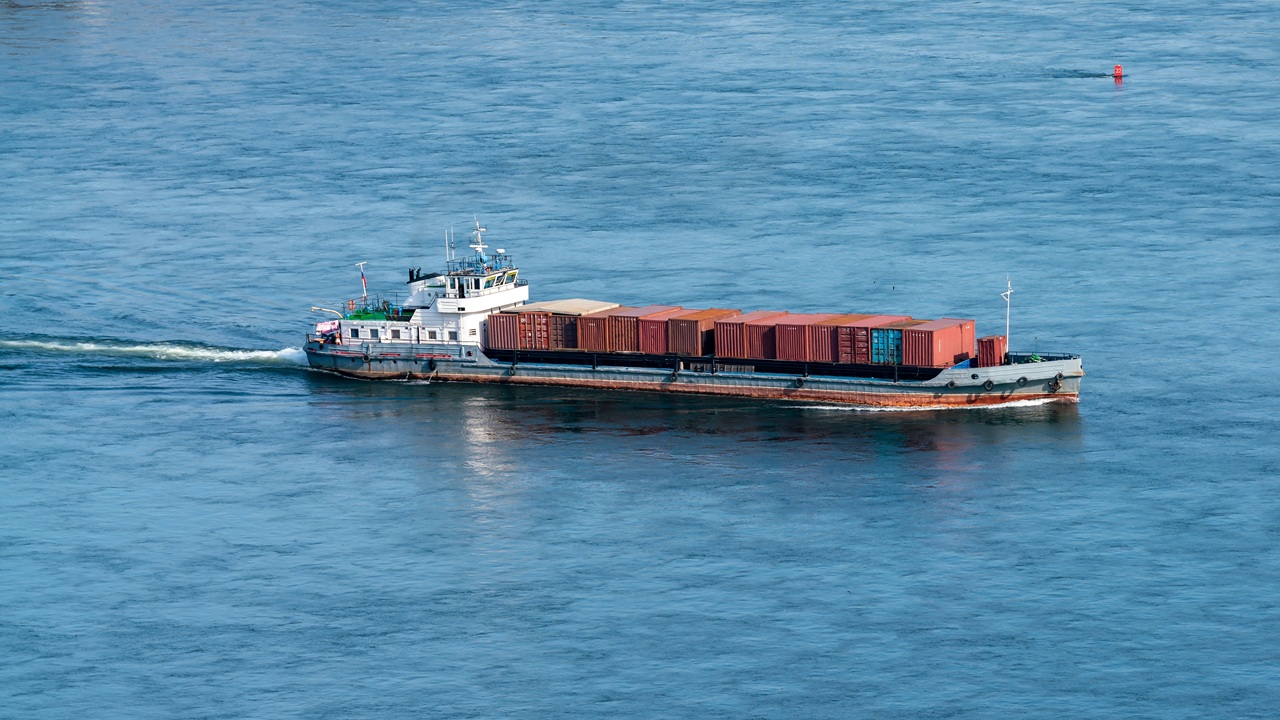 Did Russia try to move two submarine nuclear reactors into North Korea?