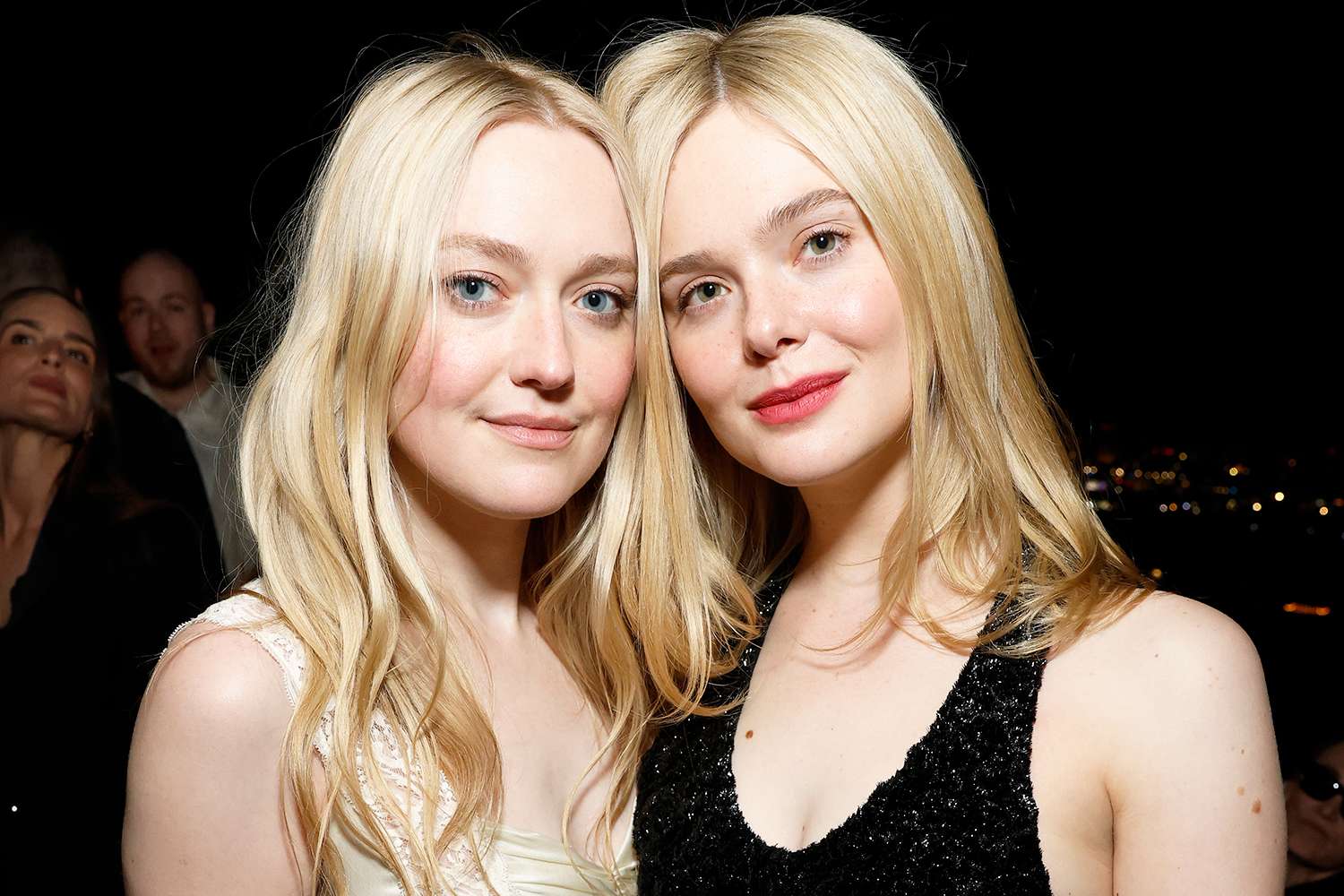 Elle Fanning says big sister Dakota Fanning has 'promised not to boss ...