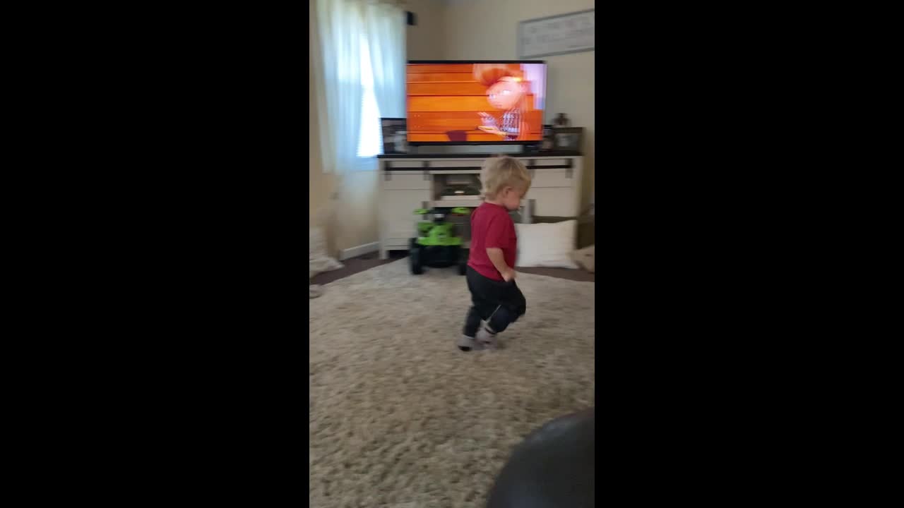 Toddler bumps into wall while playing in Lexington, USA