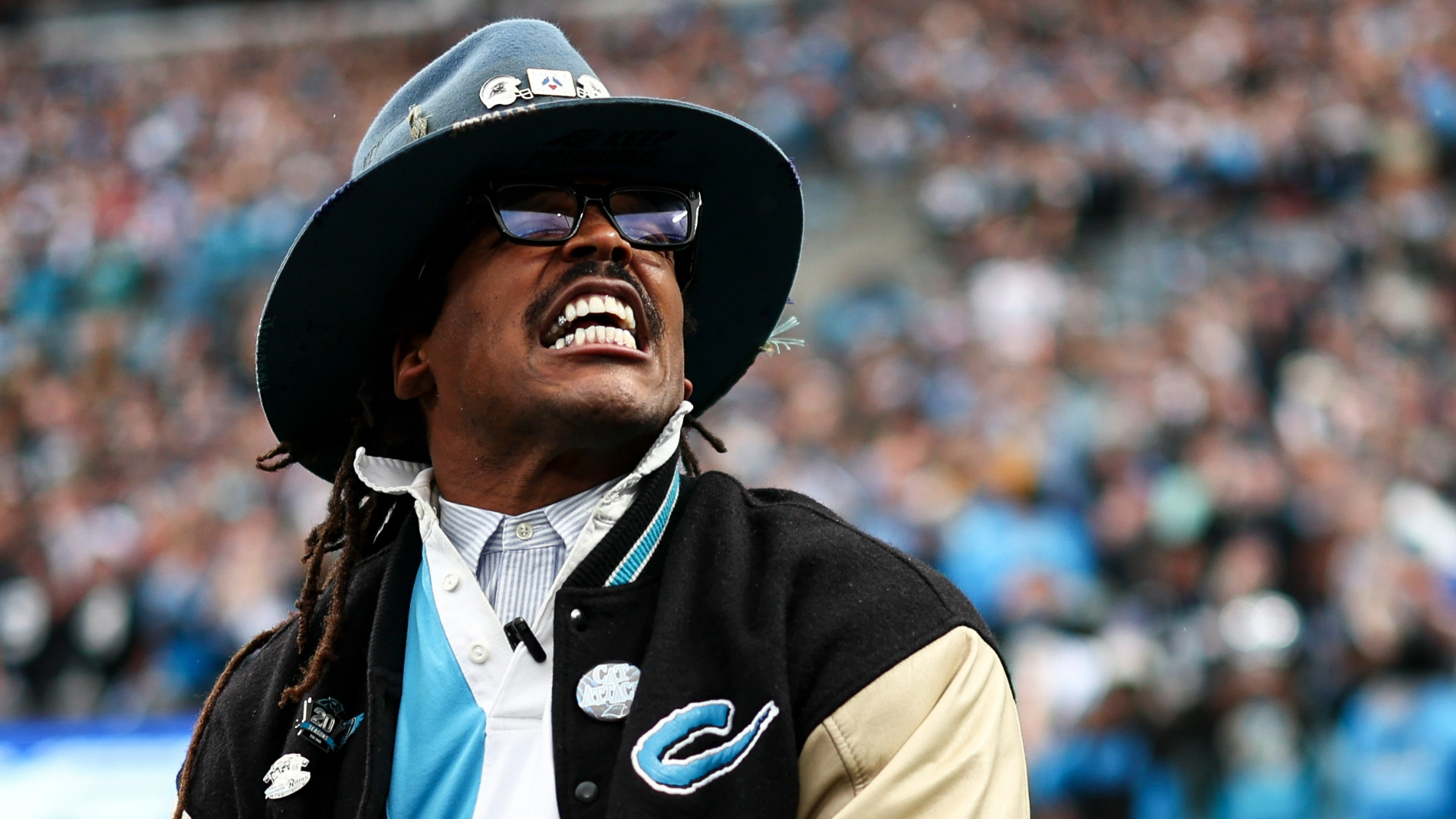 Cam Newton gets standing ovation during Panthers 'Legends of the Game ...