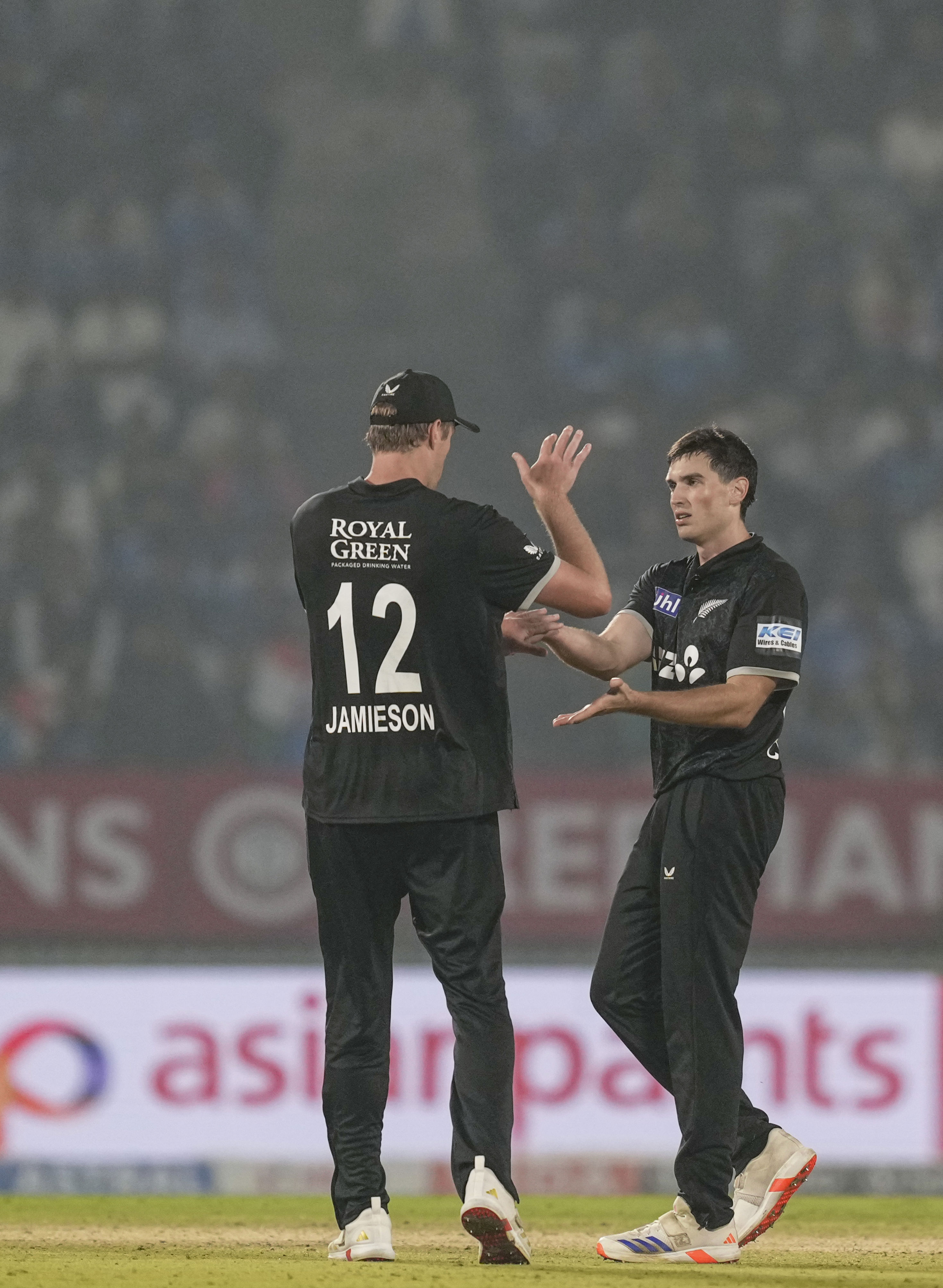 Virat Kohli's 93 sets up India's nervy four-wicket win in 1st ODI ...