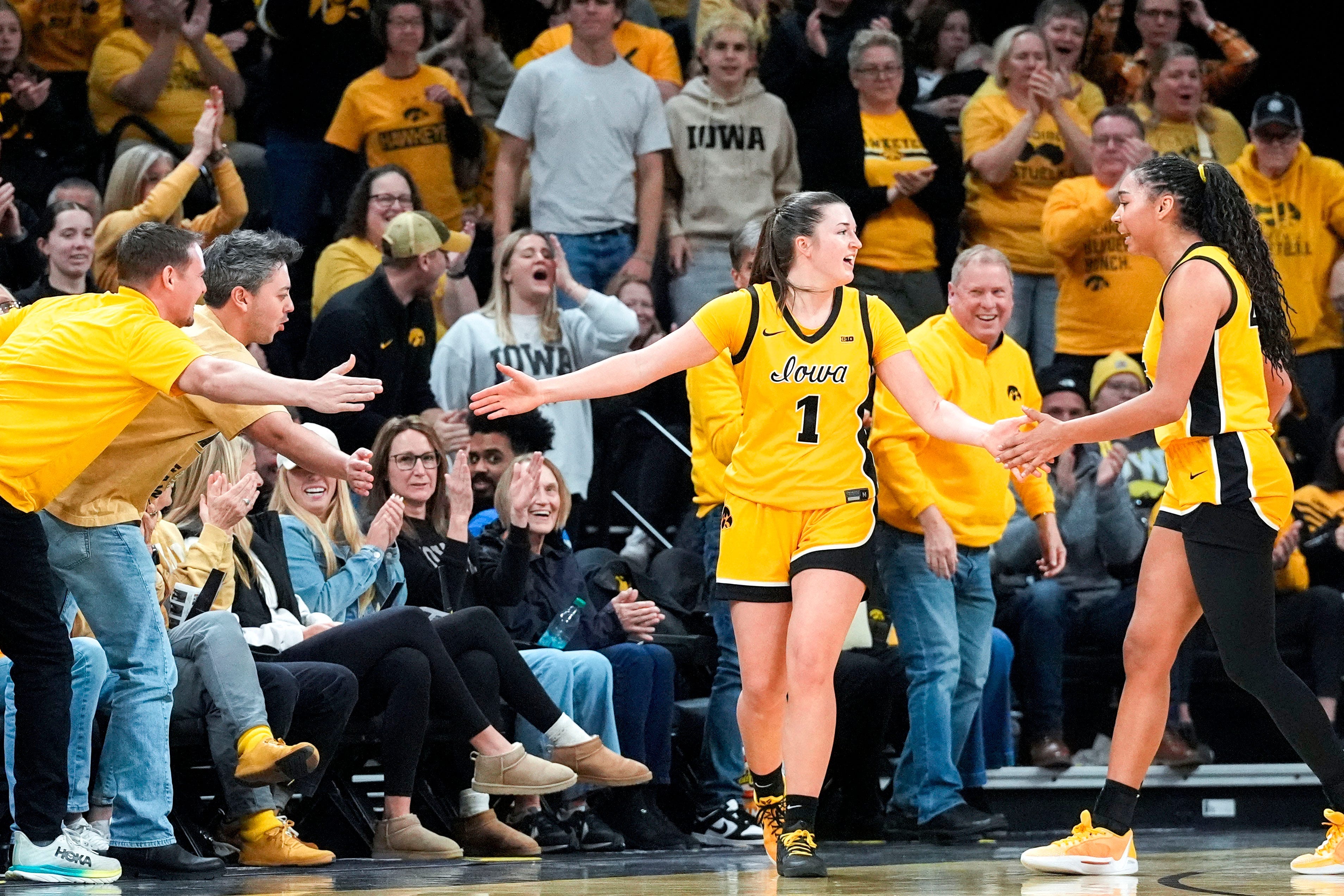 Iowa women's basketball completes comeback vs. Indiana