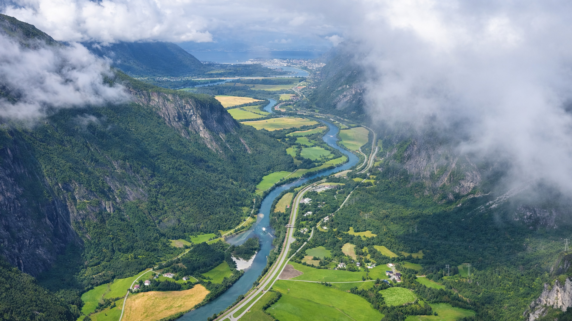 Would you drive through this valley?