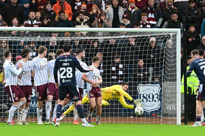 Craig Gordon makes stunning Hearts save to deny Dundee and keep Jambos ...