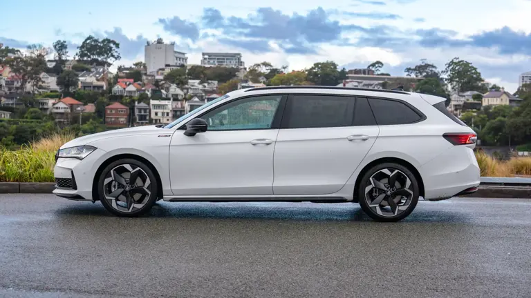 Passenger car sales in Australia reach new low in 2025