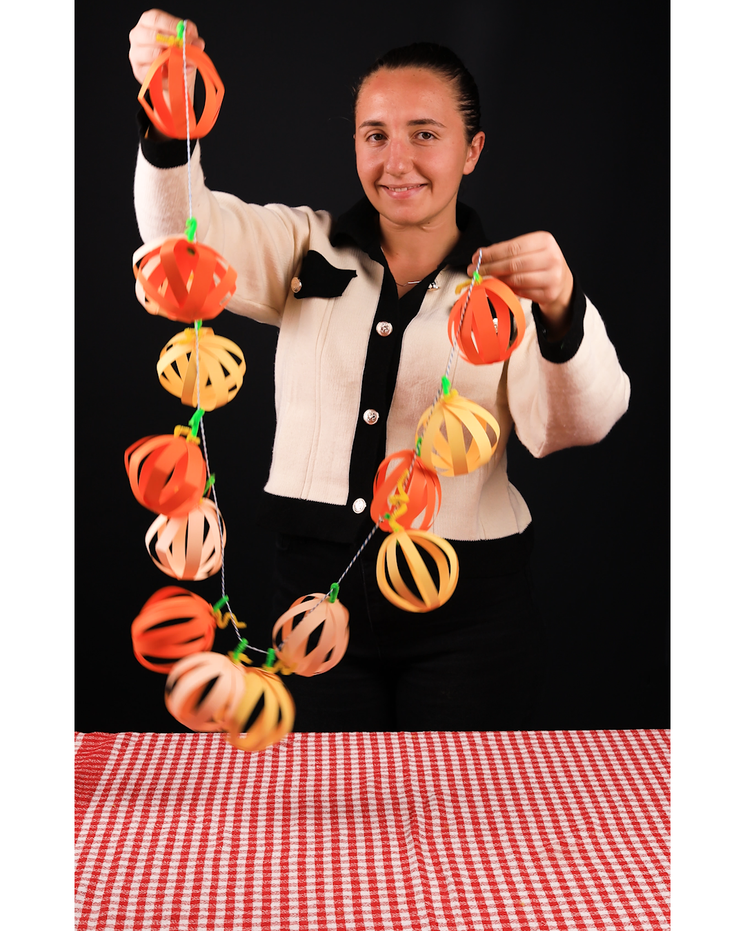 Creative paper pumpkin garland decor 🎃