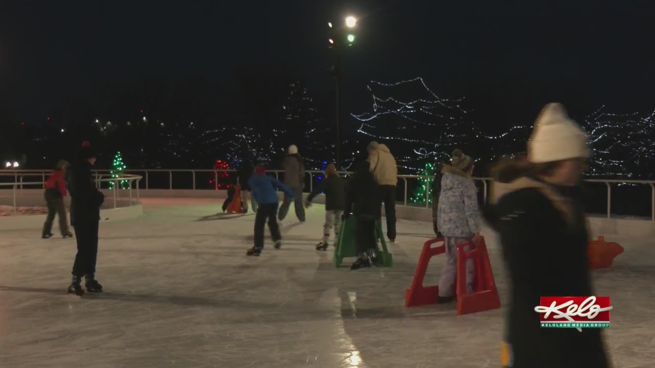 Warm weather puts refrigerated ice ribbon to the test