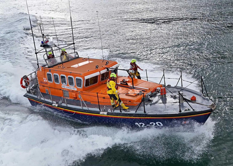 End of an era as last RNLI lifeboat of its kind has final launch at Co ...