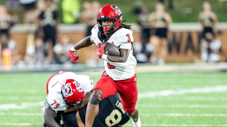 No. 1 transfer portal RB flips commitment to SEC powerhouse over two ...