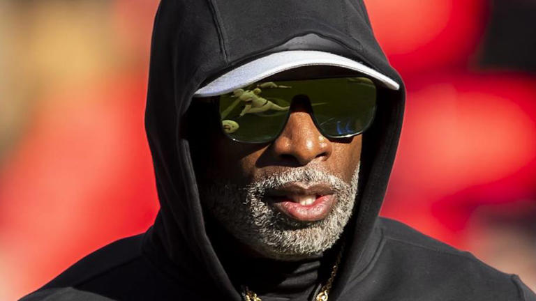 Colorado Buffaloes land elite quarterback recruit to backup Julian Lewis