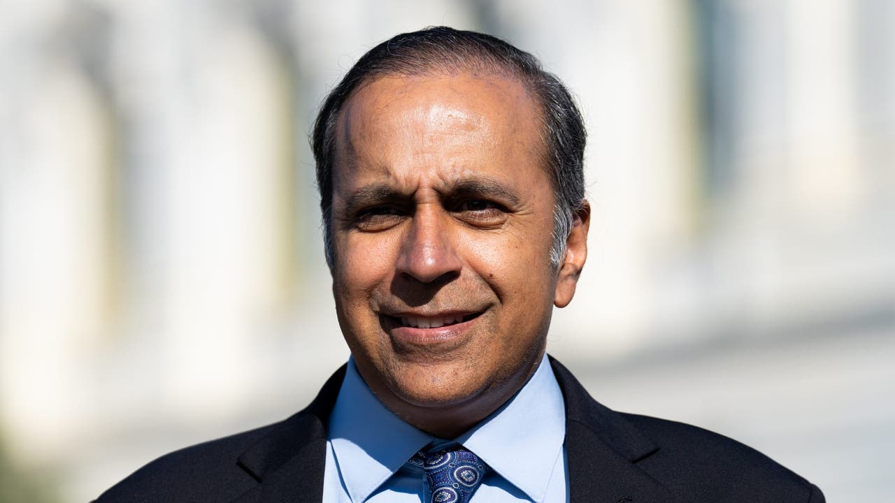 Krishnamoorthi leads Dem Senate poll, Bailey leads GOP governor field