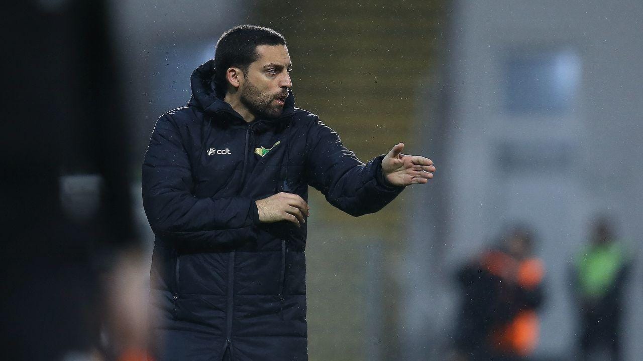 «Queremos mandar, queremos roubar a bola ao Santa Clara»