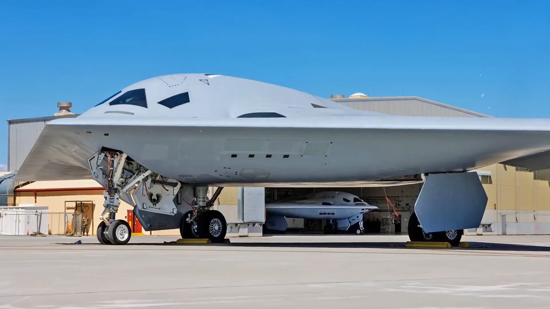 The second B-21 Raider just flew, why this test aircraft accelerates ...