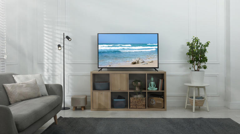 You can integrate your smart TV into your living room's aesthetics ...